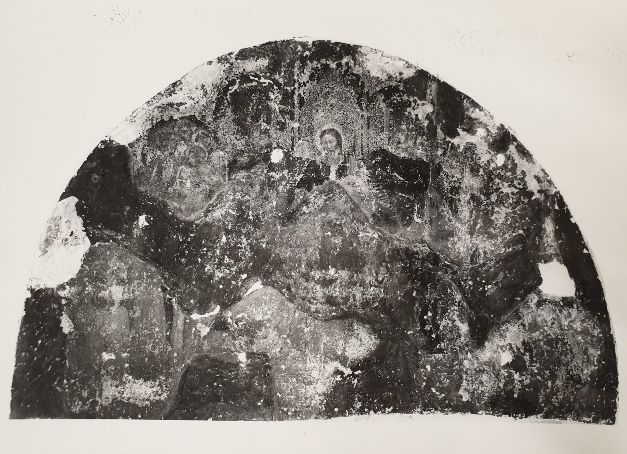 9. Fotografia della lunetta prima del restauro eseguito da Ottemi Della ...